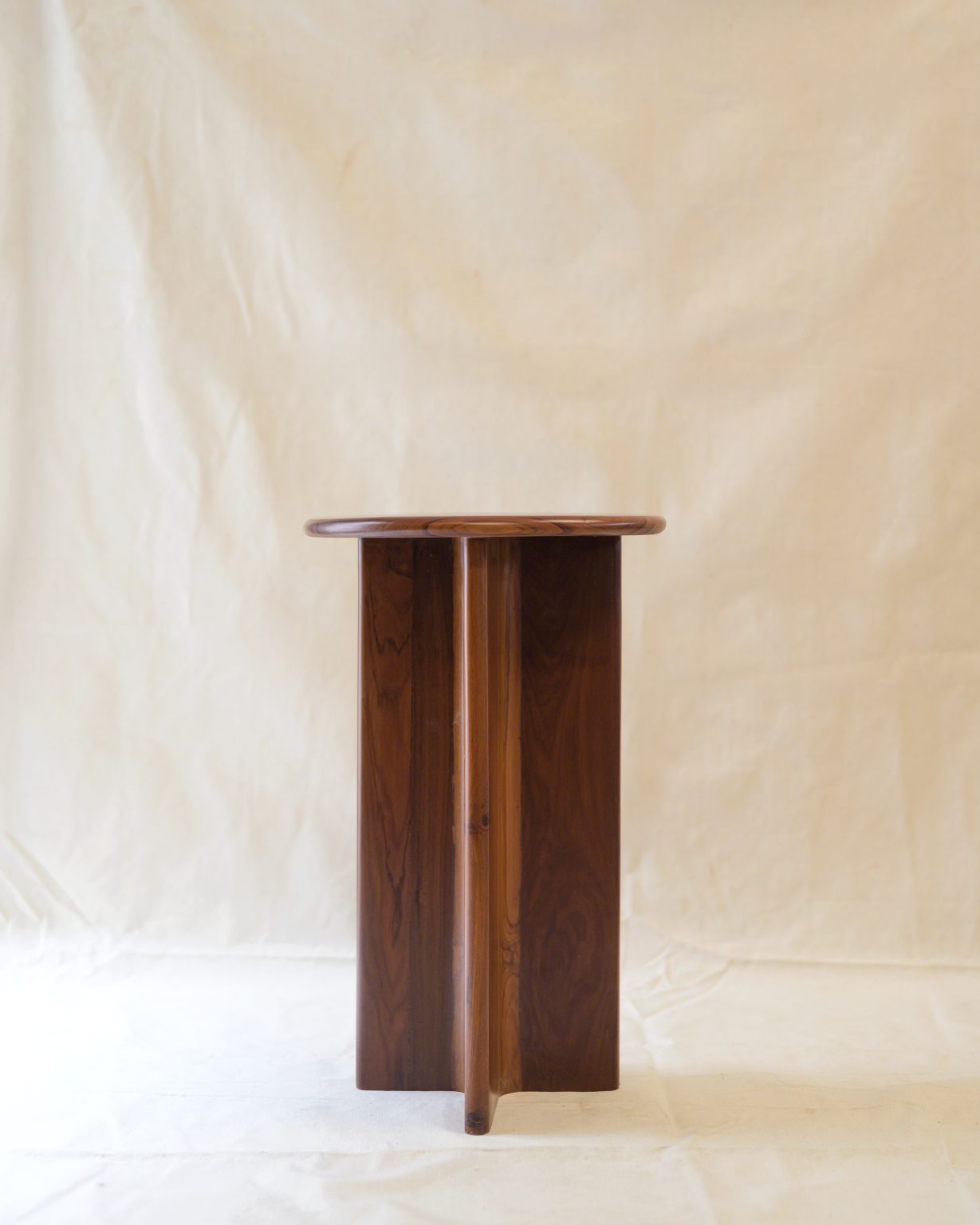 Nemo – Teak Wood Side Table by Studio Indigene | ADORNO DESIGN